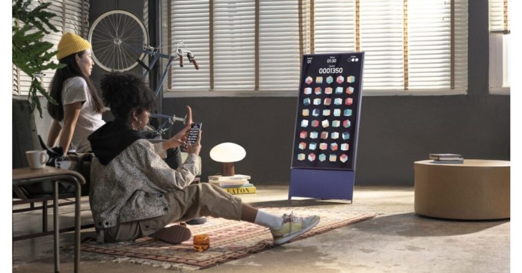 Samsung Sero 4K QLED rotating TV launched in India: Price and ...