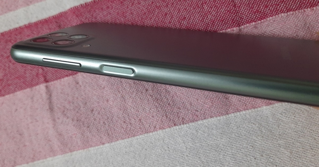 Samsung Galaxy M33 5G Review: Decent But Lagging In Camera Quality