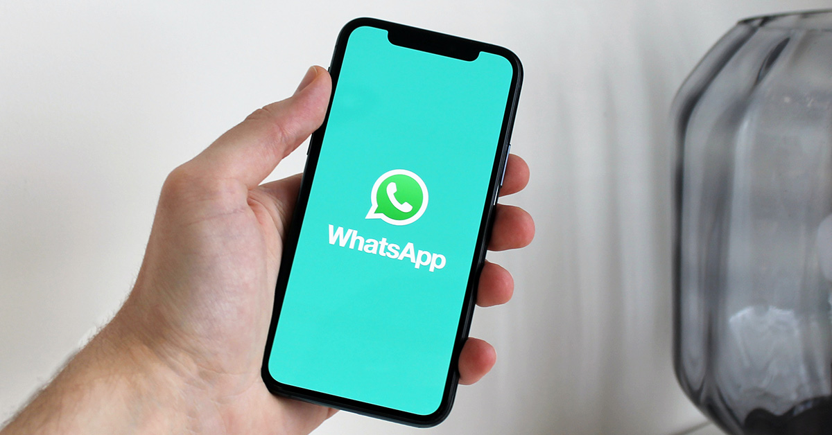 How to change the call background on WhatsApp?