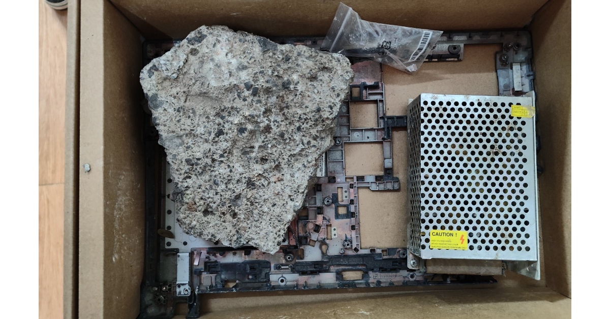 Flipkart customer orders gaming laptop but receives large stone and e ...