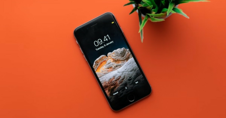 How to record a video while playing music on an iPhone? (2024)