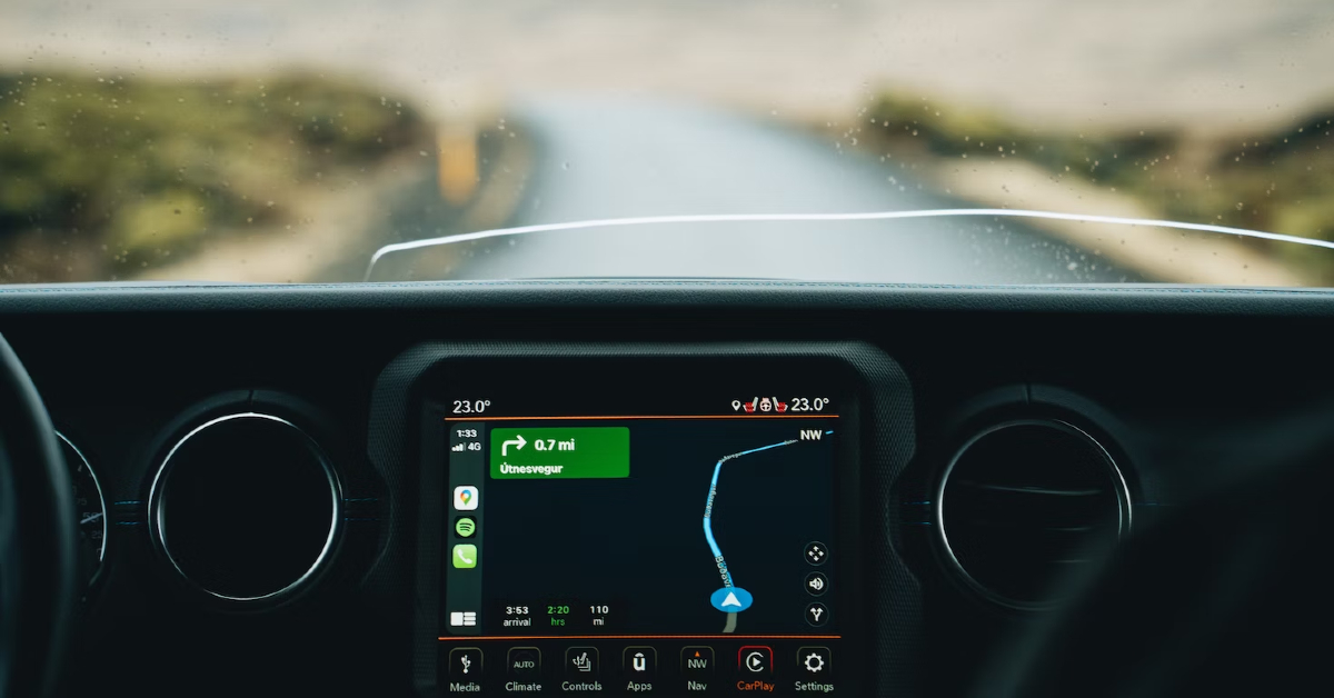 How to link your Toyota Car with a smartphone using Apple CarPlay and ...