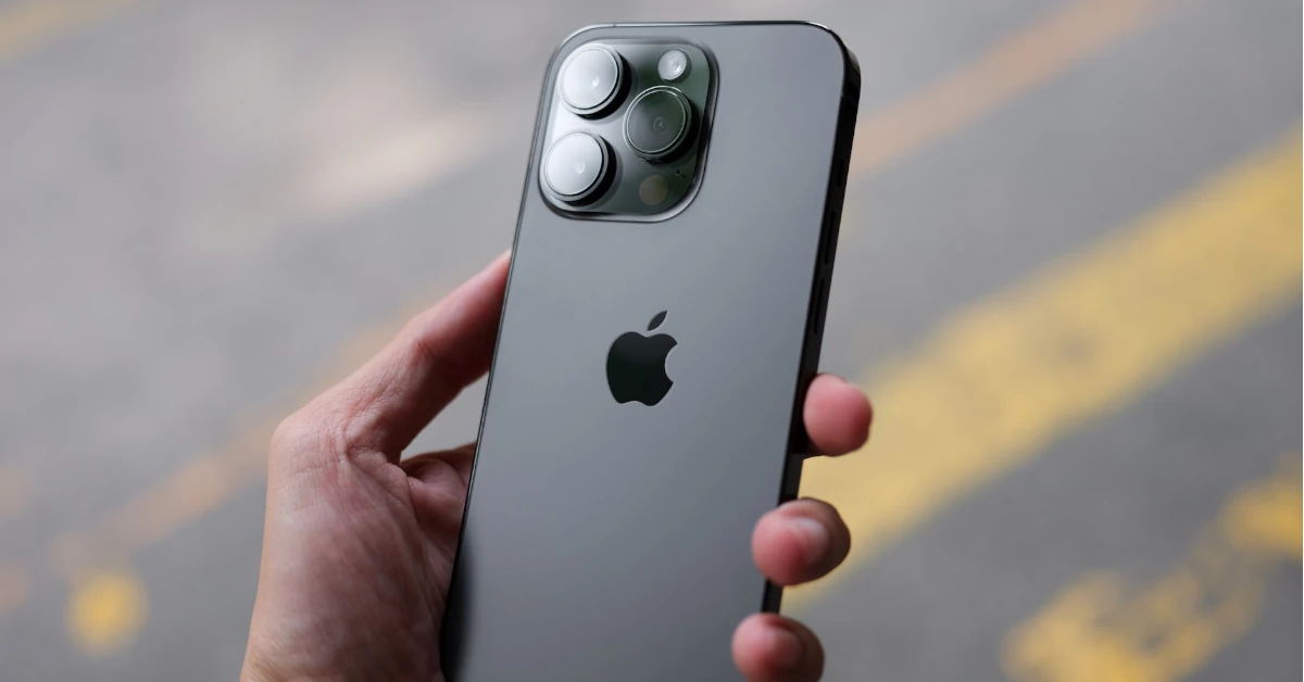 iPhone 15 Standard models likely to get Stacked CIS camera.